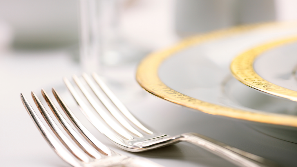 Table Service: Styles, Placements and Functions | Polo & Tweed